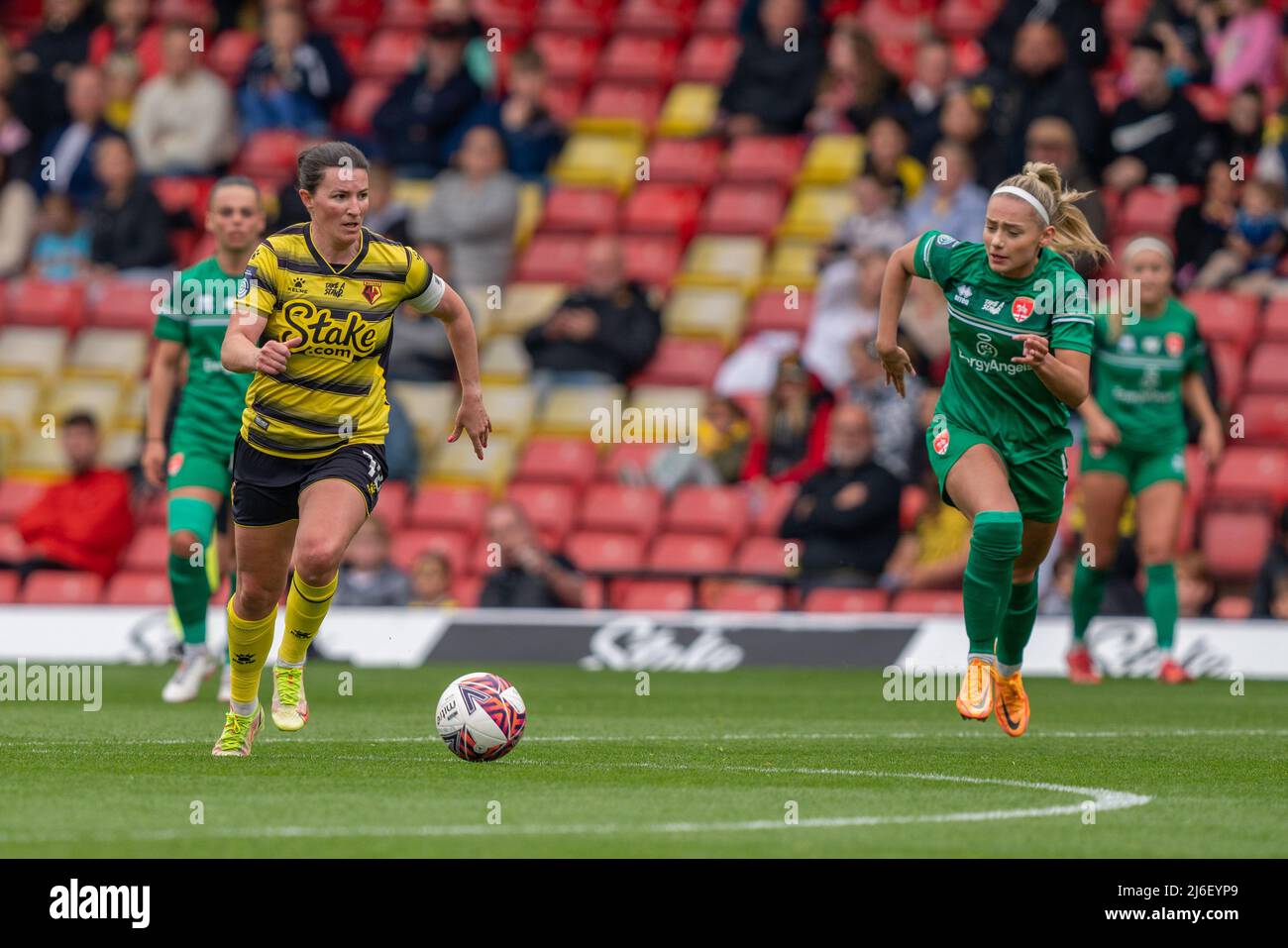 Helen Ward (10 Watford) runs with ball during the FA Womens ...