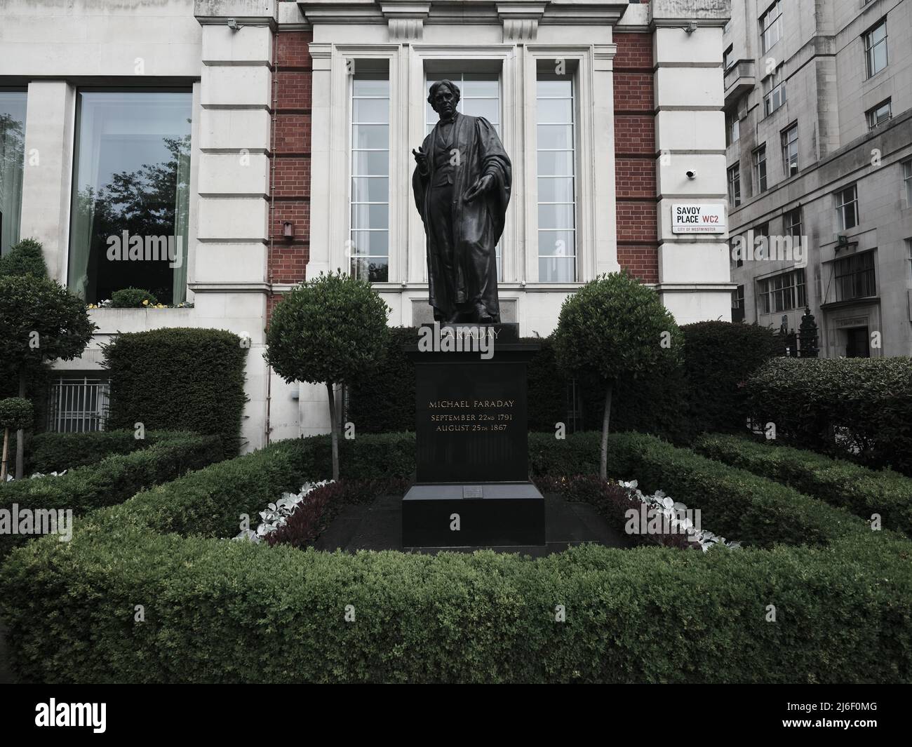 Michael Faraday Memorial Stock Photo - Alamy
