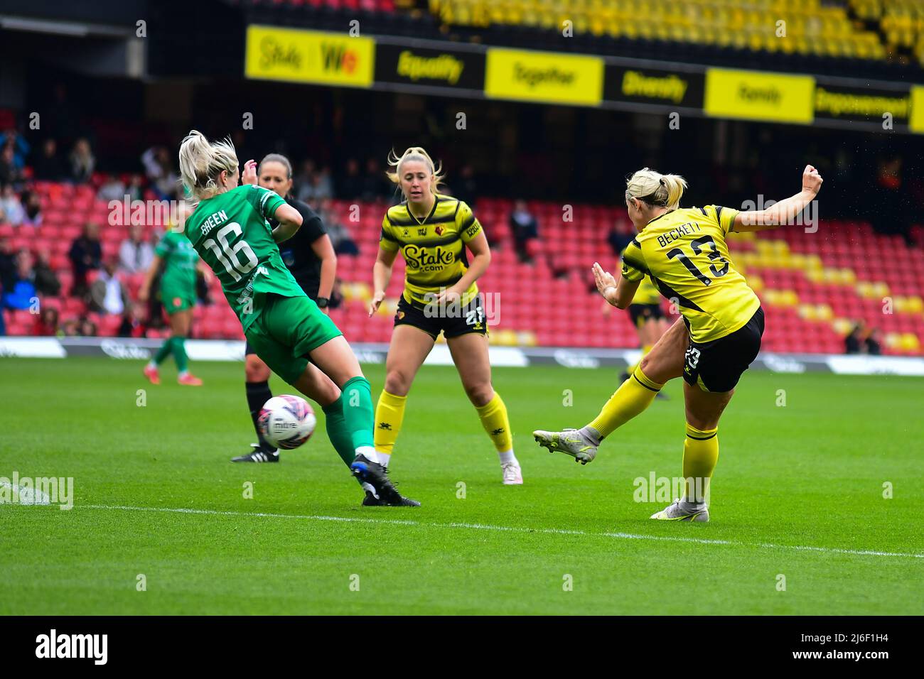 Emma Beckett ( 13 Watford) during the FA Championship football match ...