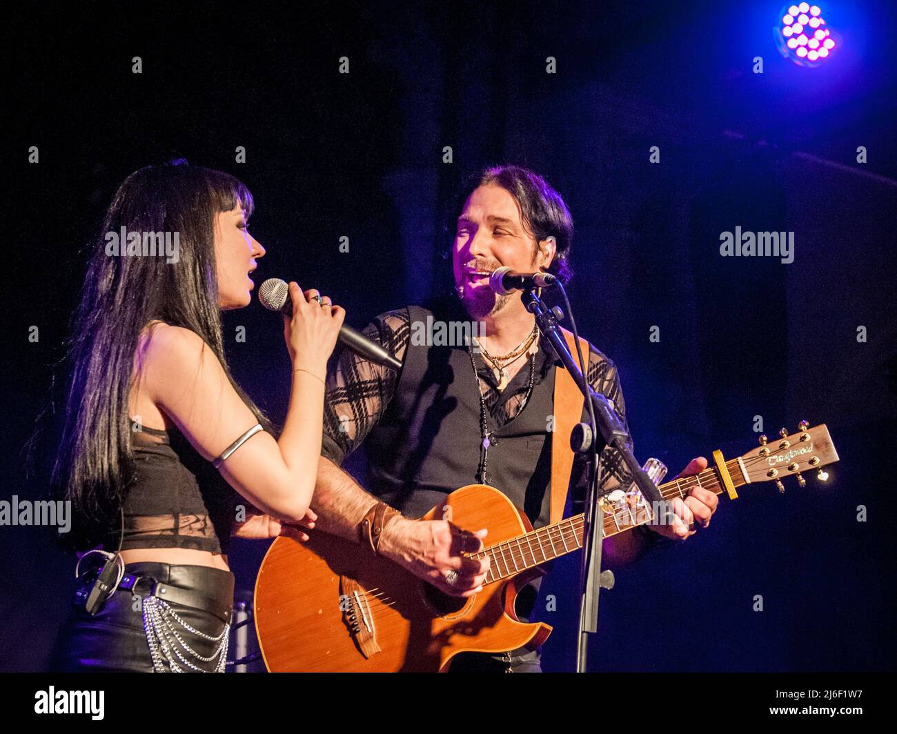 Aaron bond musician hi-res stock photography and images - Alamy