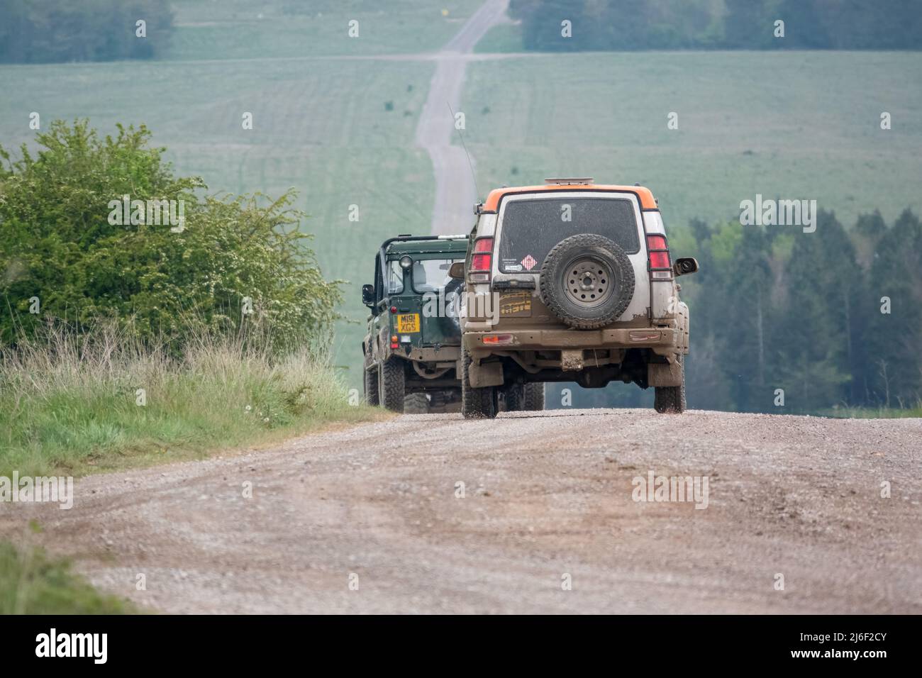 4x4 land rover discovery series II follows a Land Rover Defender SWB on ...