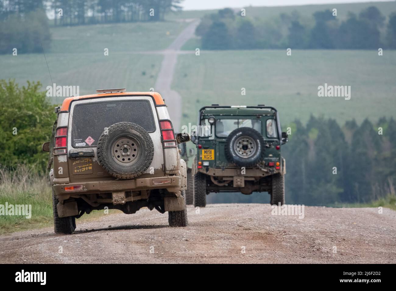 4x4 land rover discovery series II follows a Land Rover Defender SWB on ...