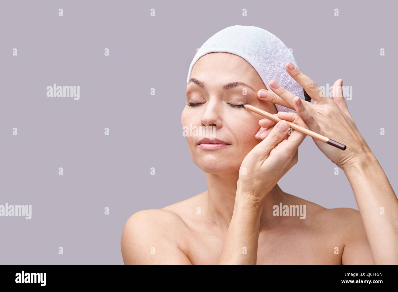 Countour brush hi-res stock photography and images - Alamy