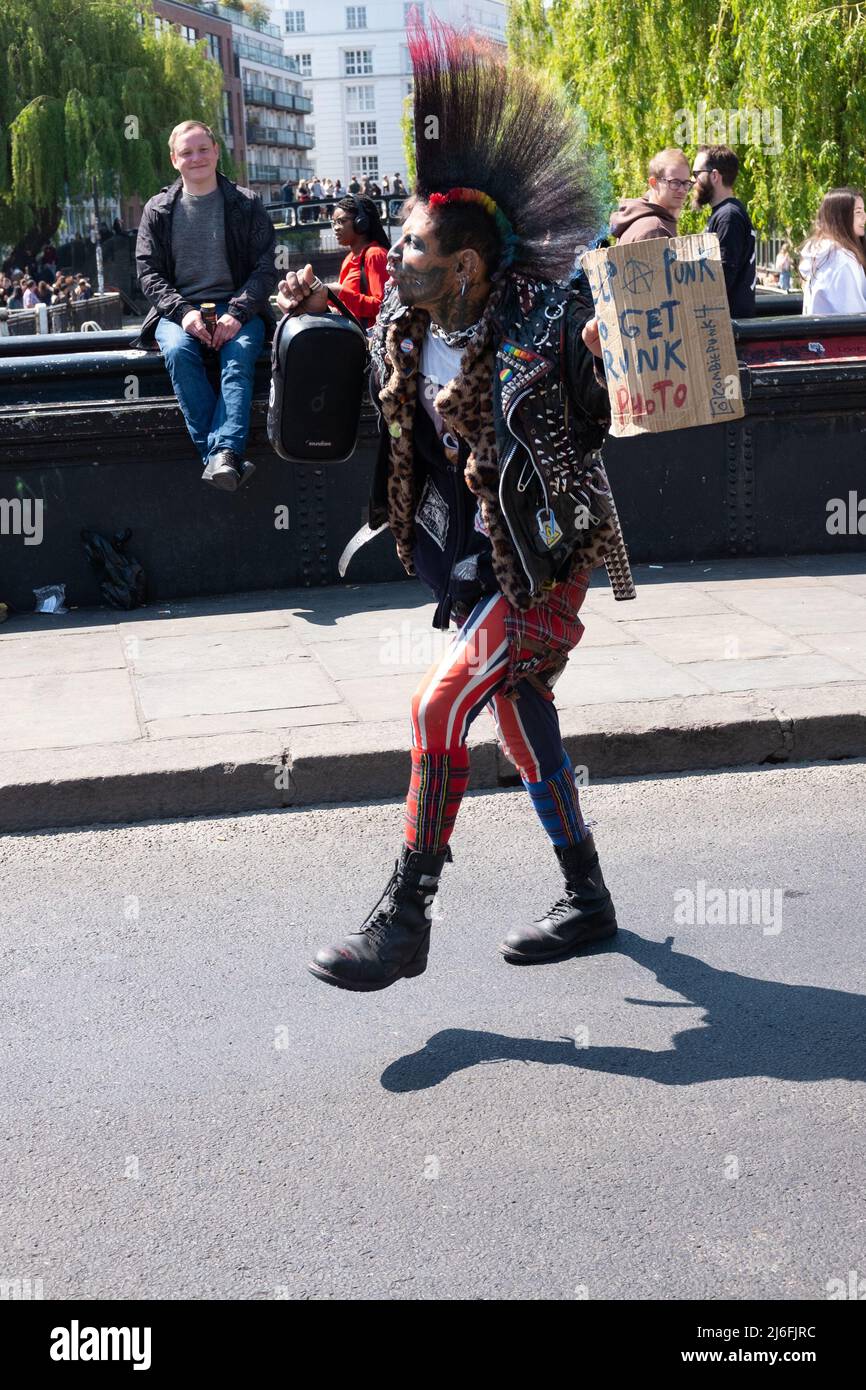 Punk rocker hi-res stock photography and images - Alamy