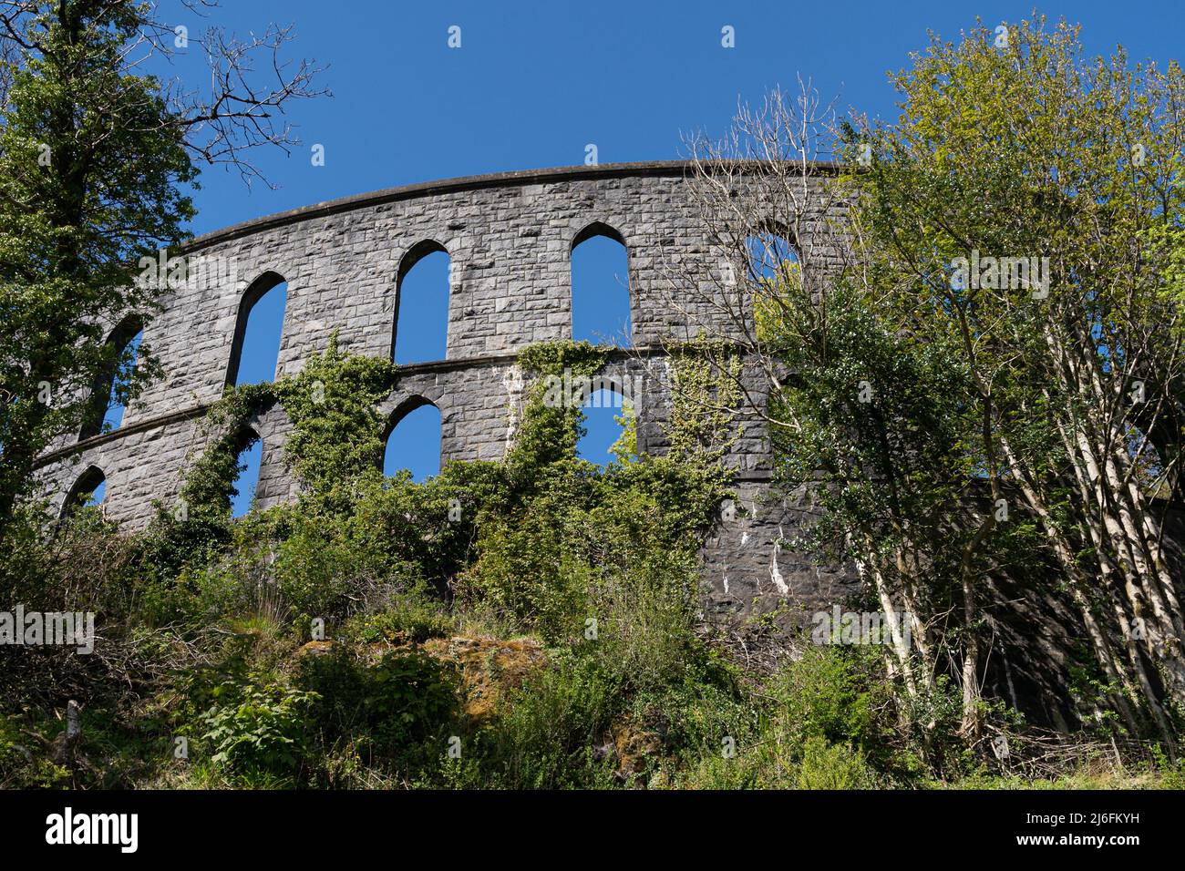 Arched stone windows hi-res stock photography and images - Alamy