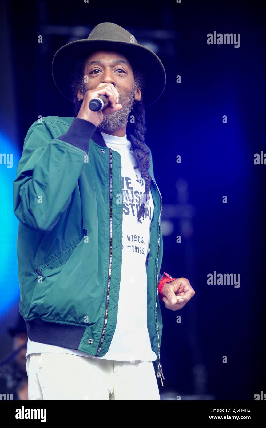 Aswad drummie hi-res stock photography and images - Alamy