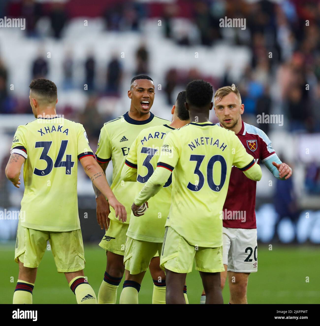 Arsenal Players 2022 Celebrating