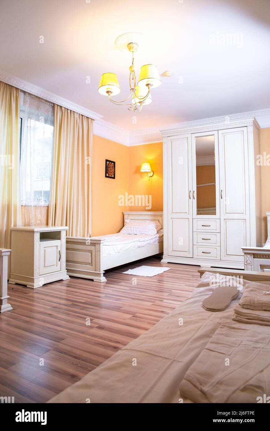 Bright luxurious hotel room hi-res stock photography and images - Alamy