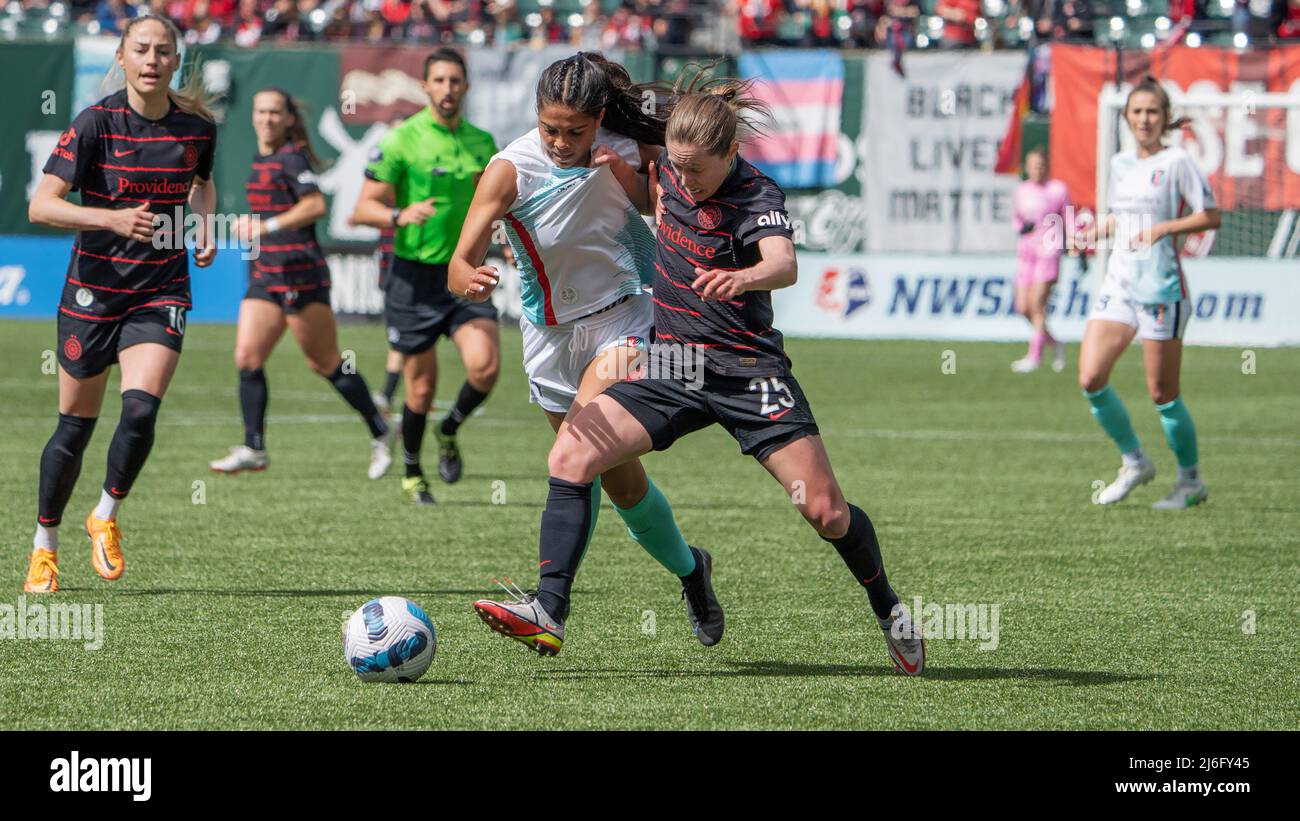 Kansas City's Chardonnay Curran and Portland's Megan Klingenberg battle ...
