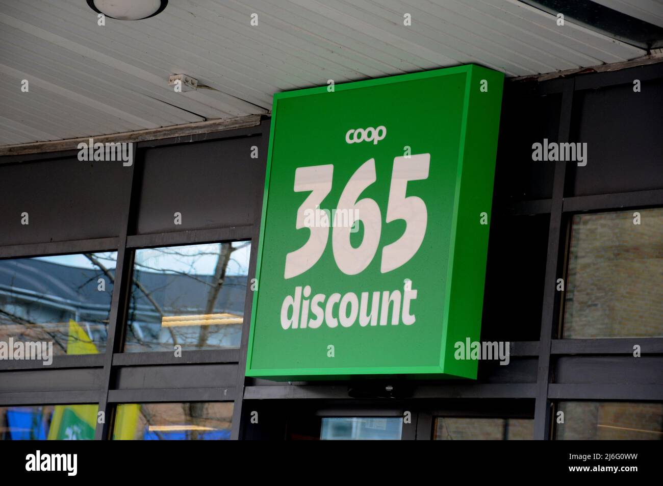 365 discoun t grocery store hi-res stock photography and images - Alamy