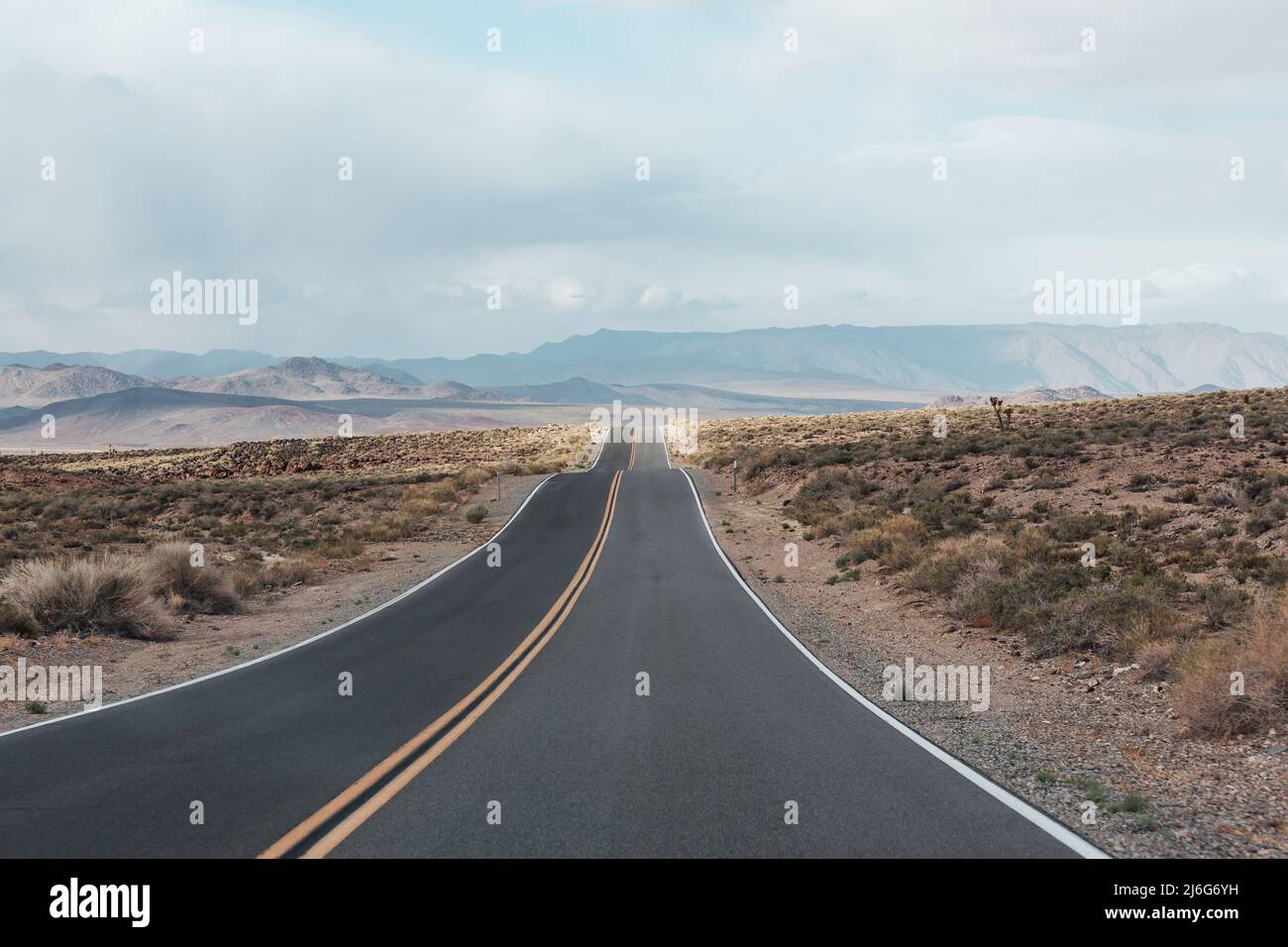 Road in the prairie country. Deserted natural travel background Stock ...