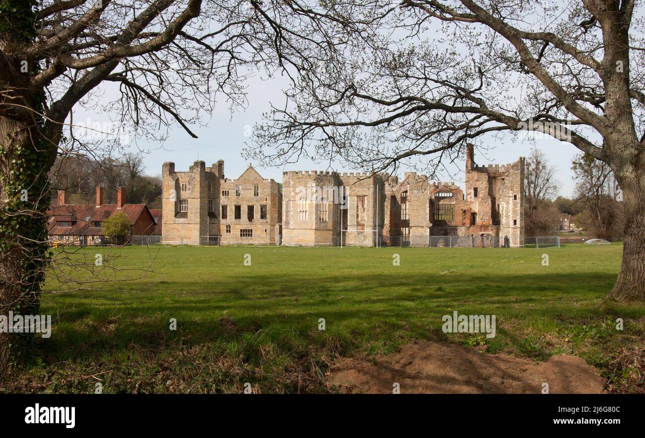 Cowdray castle ruins, Midhurst, West Sussex, England Stock Photo - Alamy