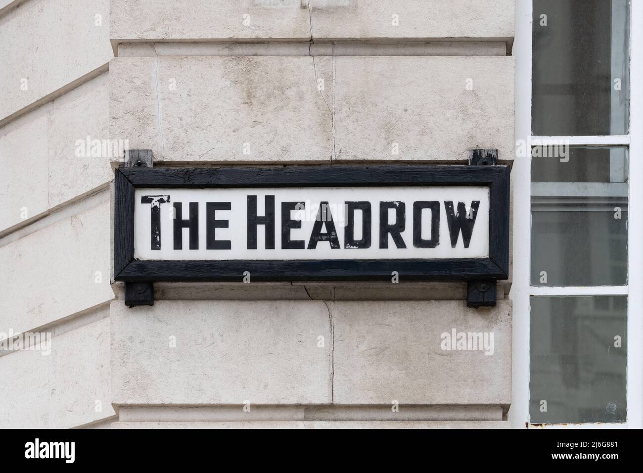 The headrow street sign hi-res stock photography and images - Alamy