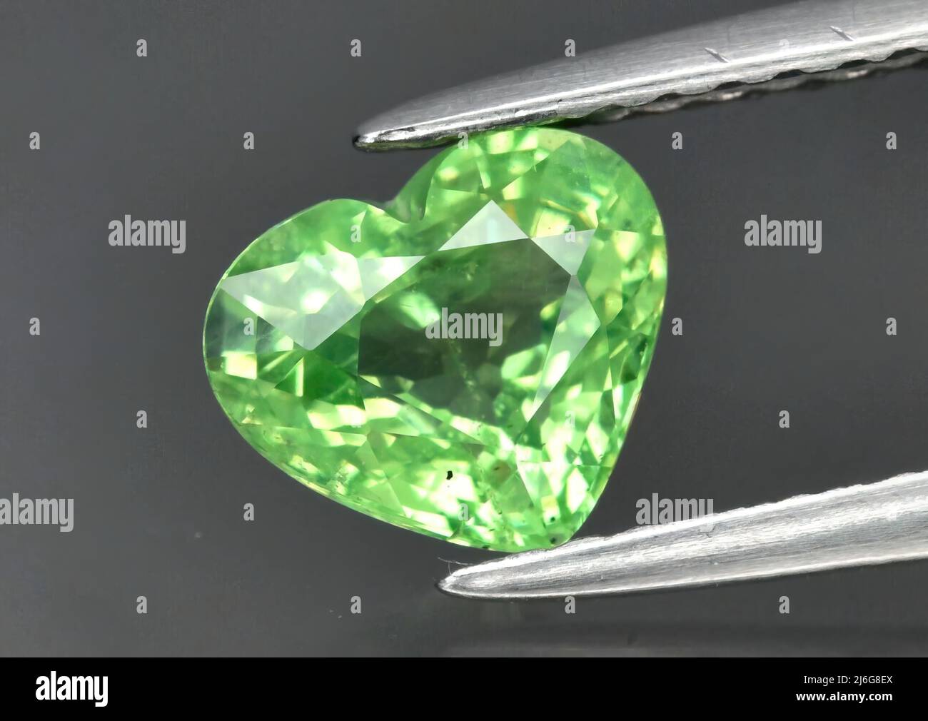 Tsavorite garnet hi-res stock photography and images - Alamy