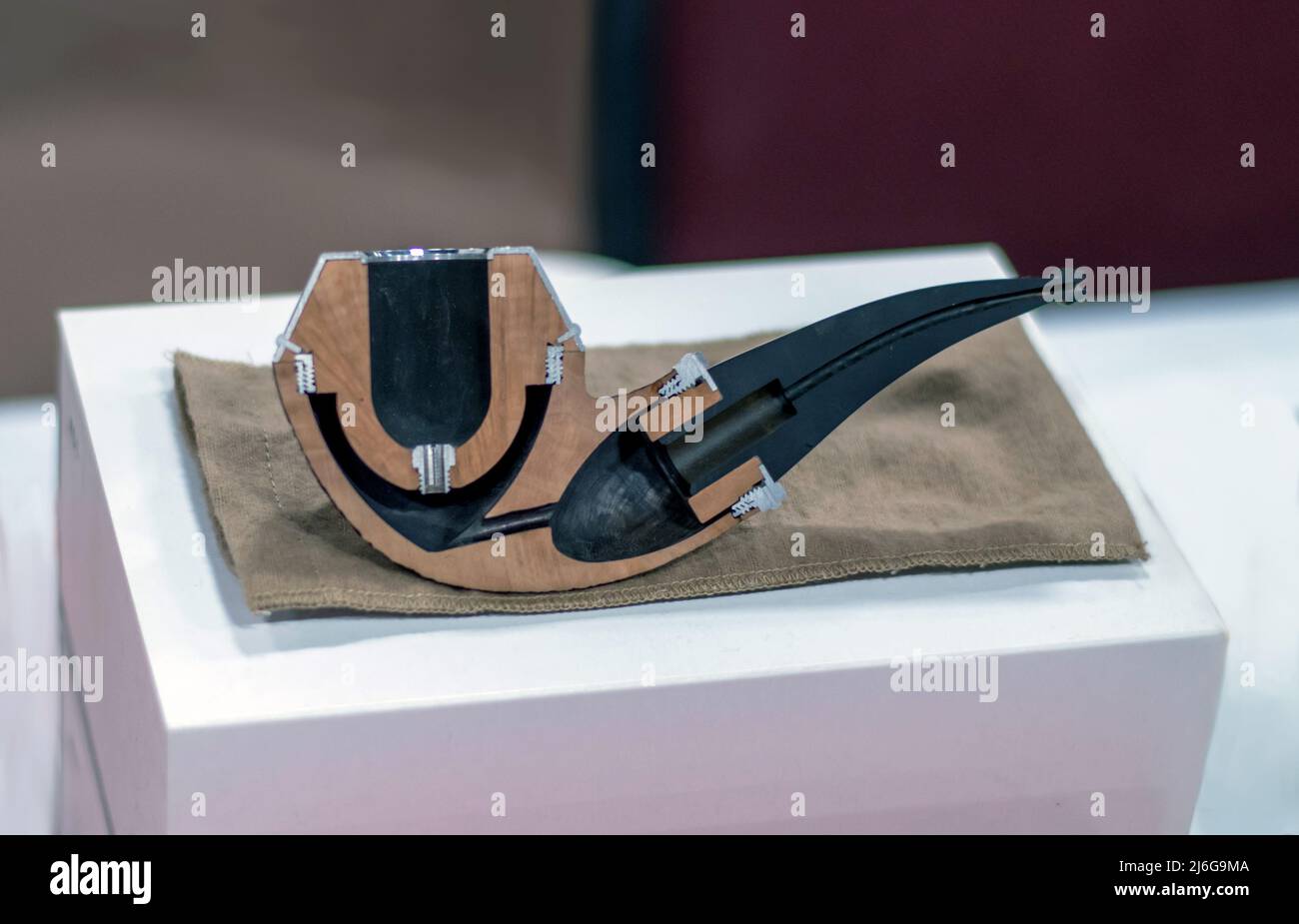 split view of a pipe shows how a tobacco pipe is constructed Stock ...