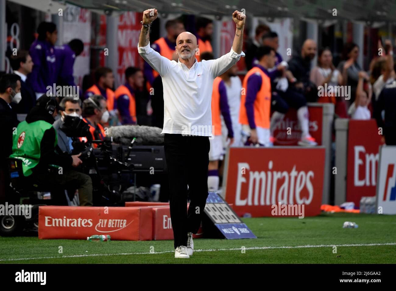 Stefano Pioli coach of AC Milan celebrates at the end of the Serie A ...