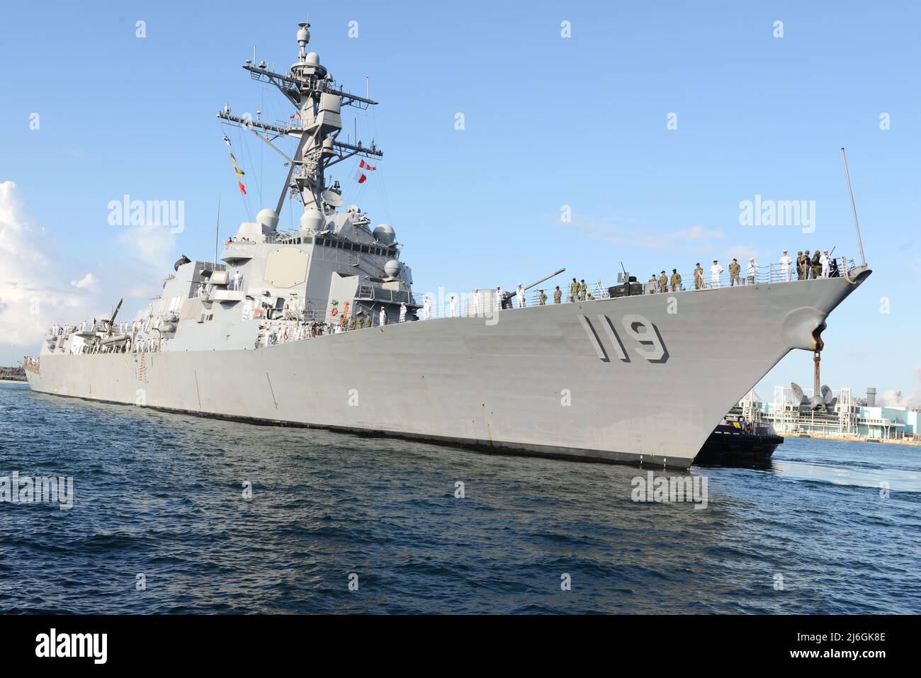 FORT LAUDERDALE, Fla. (May 1, 2022) - The Arleigh Burke-class guided ...