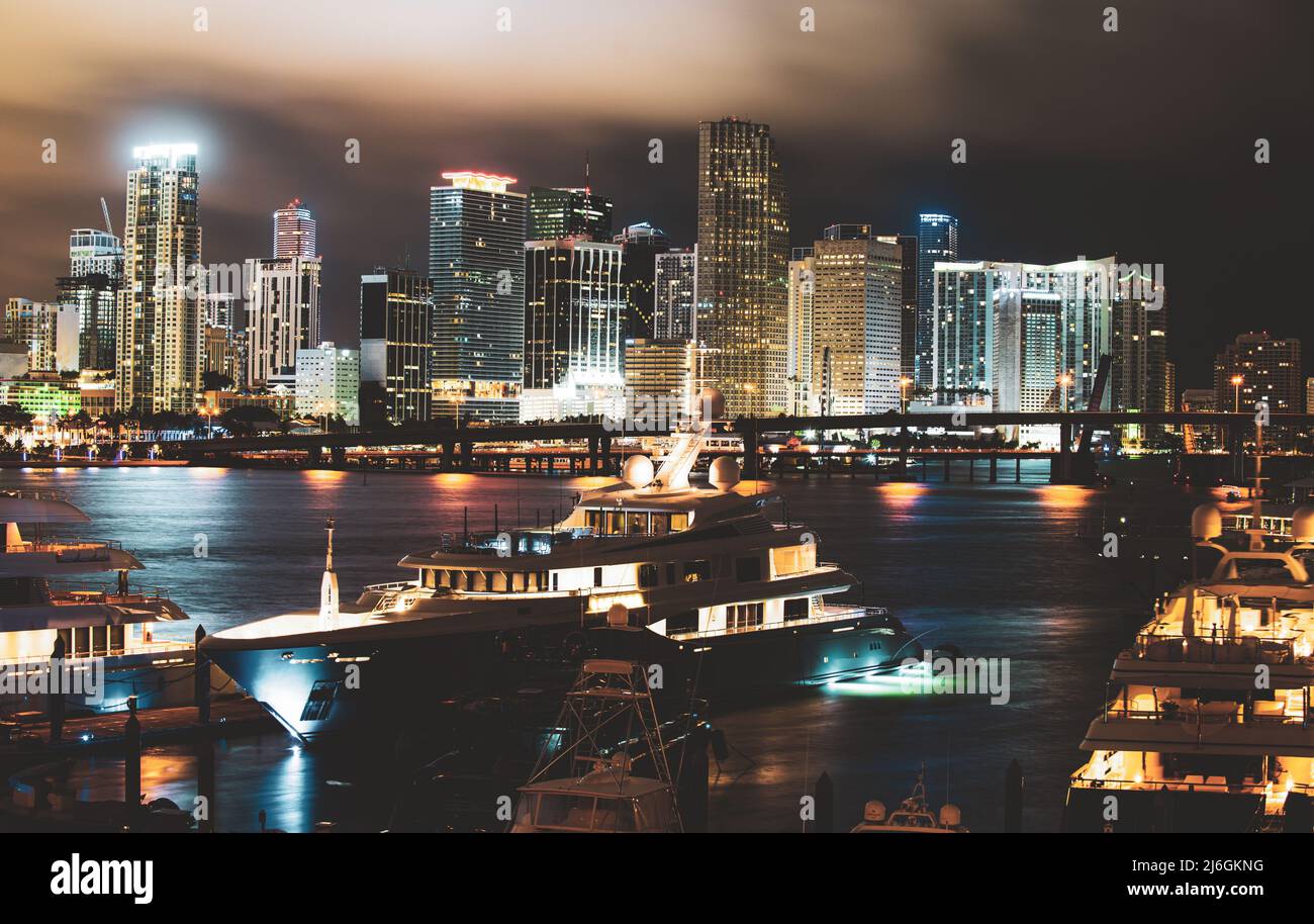 Miami skyline. Miami Florida at sunset, skyline of illuminated ...