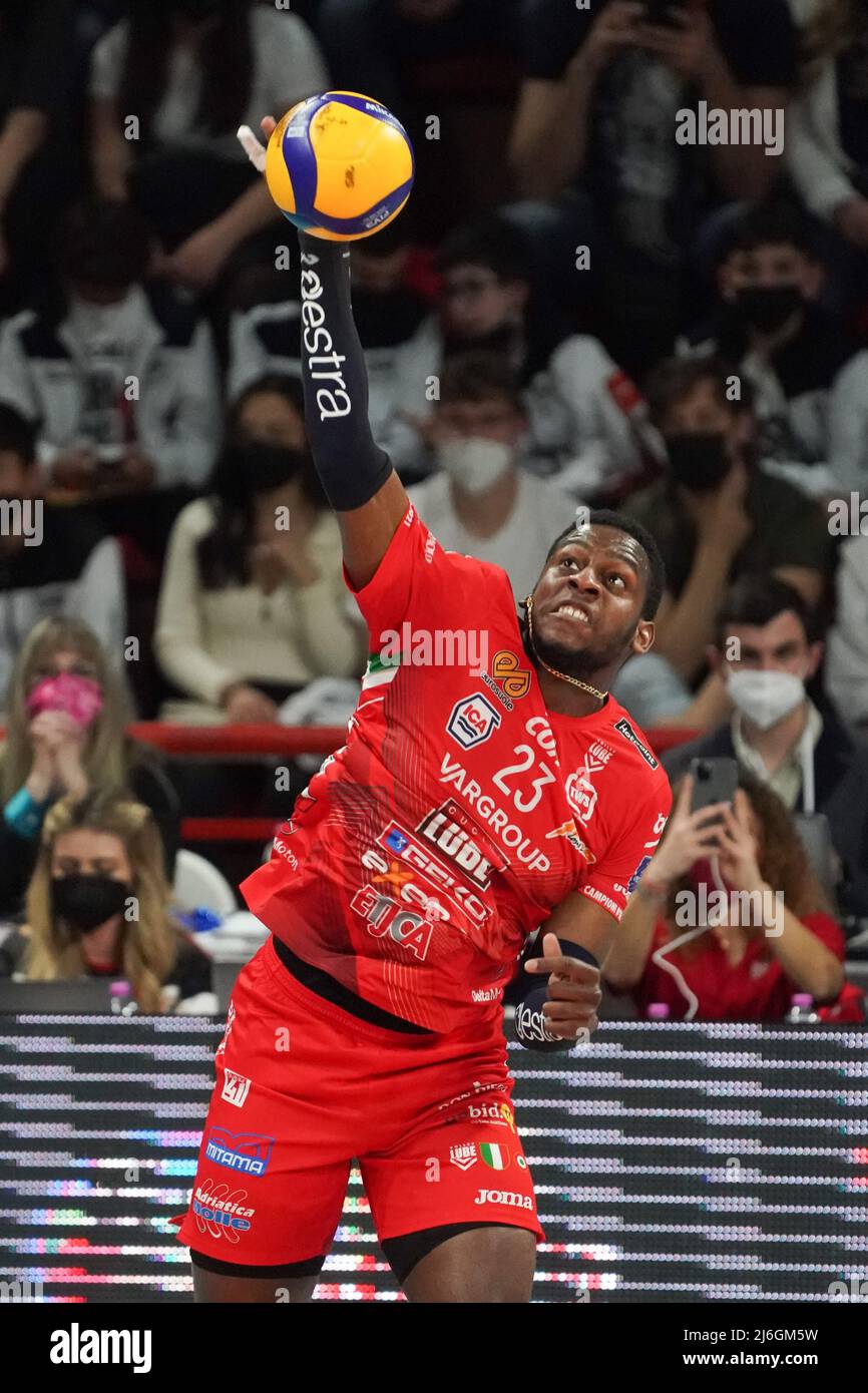 Marlon yant volleyball hi-res stock photography and images - Alamy