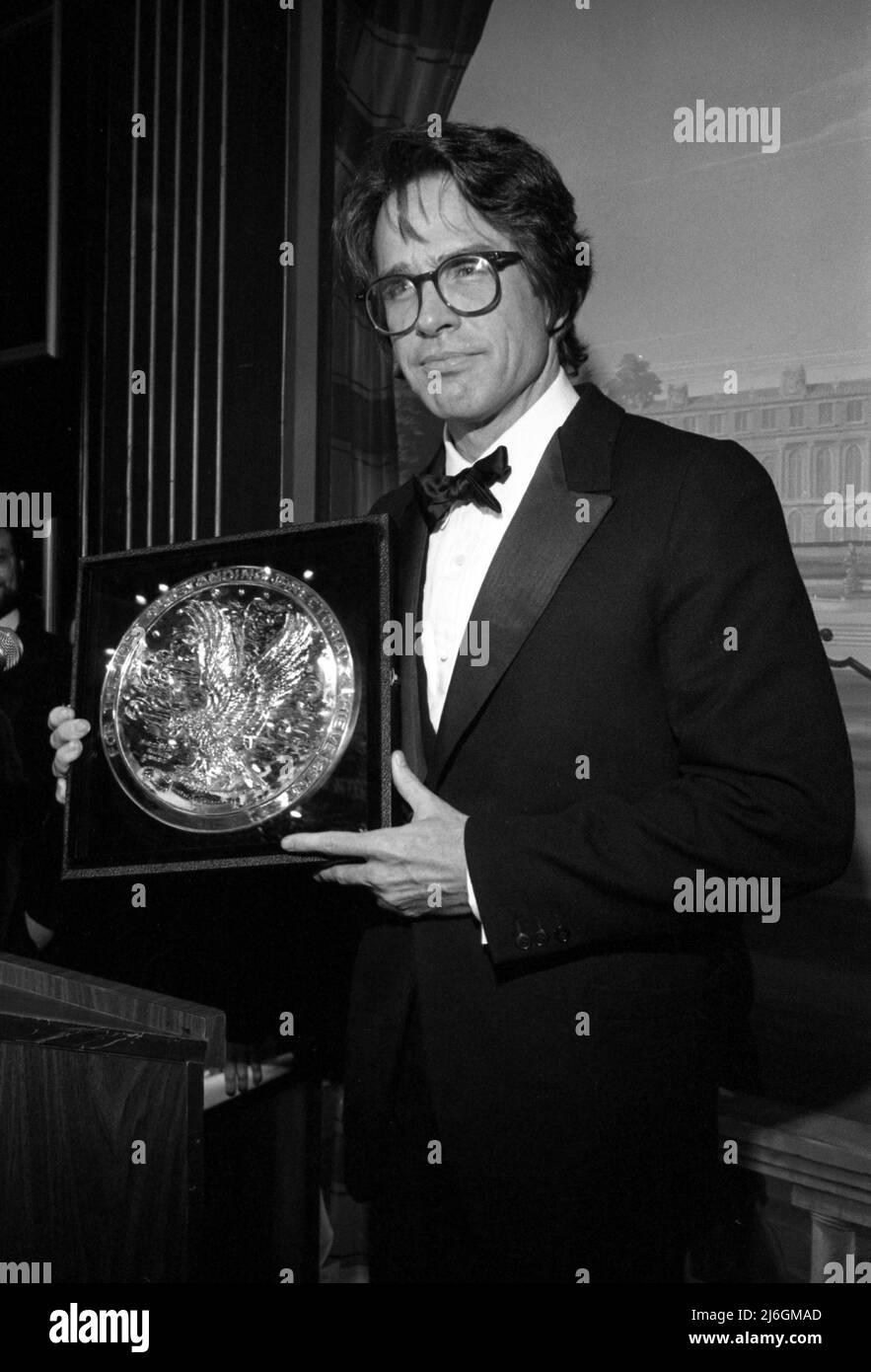Warren Beatty named Best Director at the 34th Directors Guild of ...