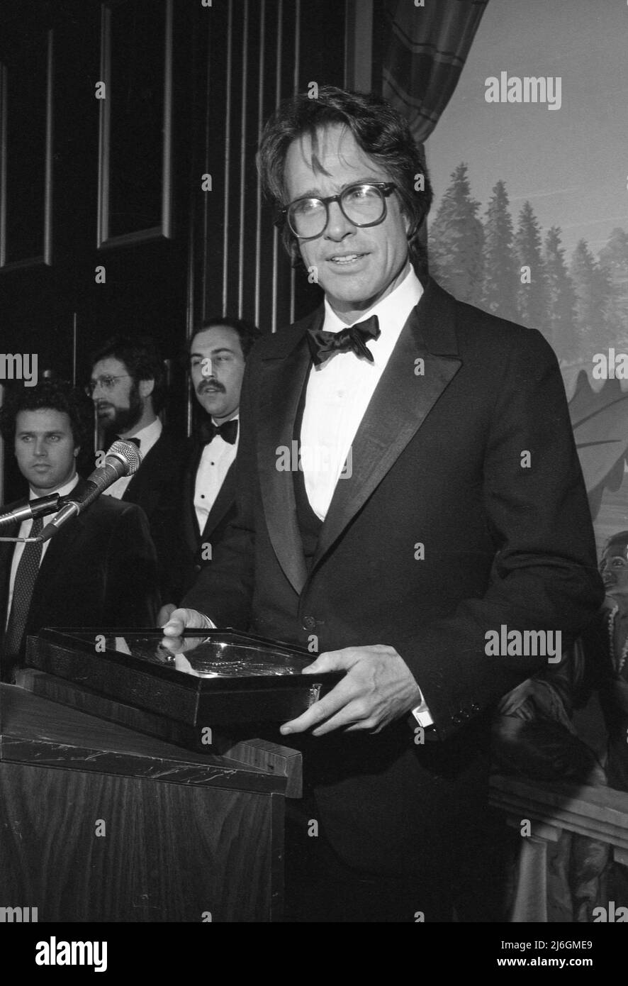 Warren Beatty named Best Director at the 34th Directors Guild of ...