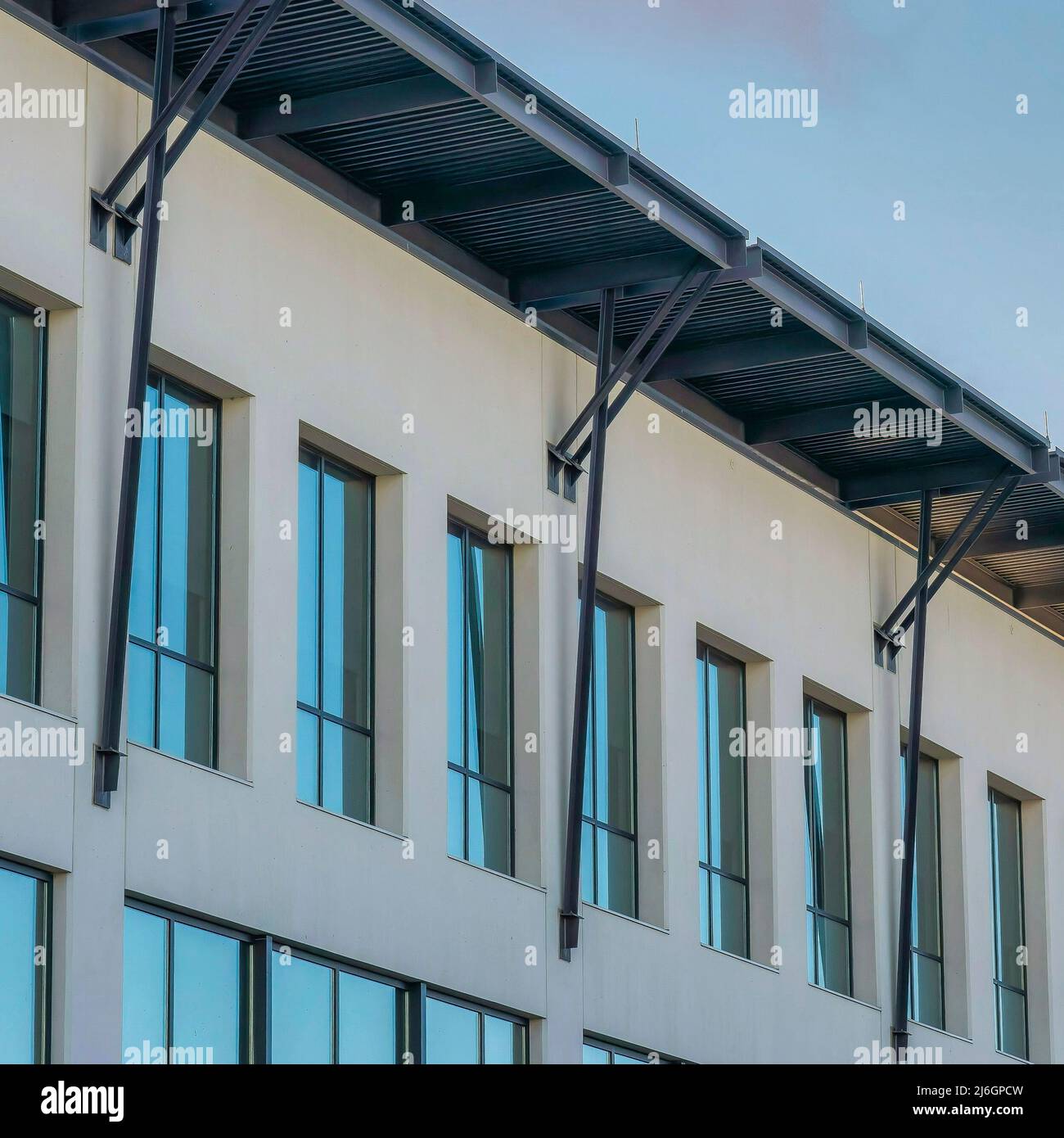 Reflective pillars hi-res stock photography and images - Alamy