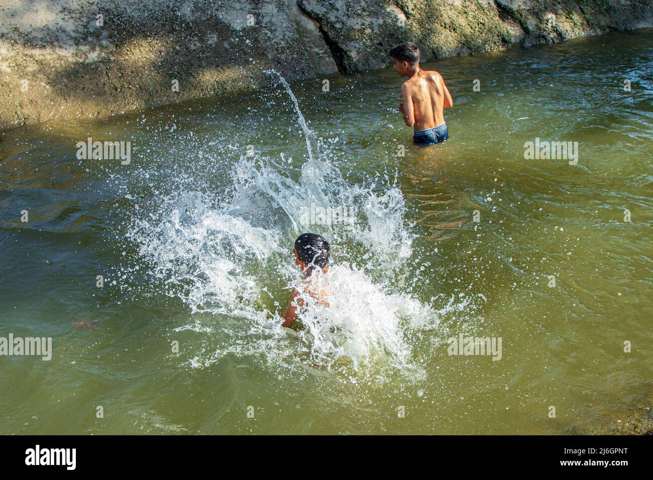 Kashmiri Boys Hi Res Stock Photography And Images Alamy