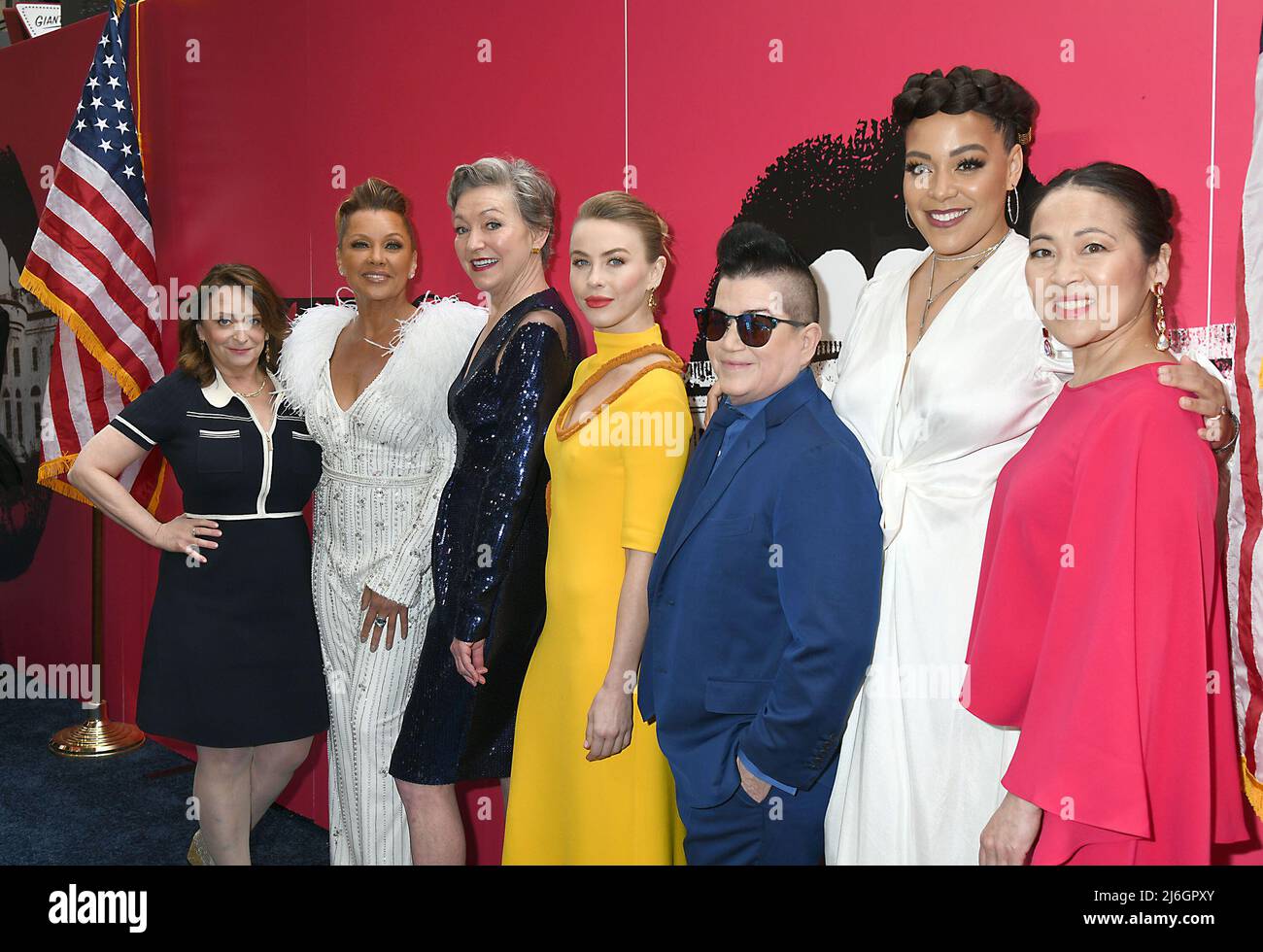 The Cast, Rachel Dratch, Vanessa Williams, Julie White, Julianne Hough ...