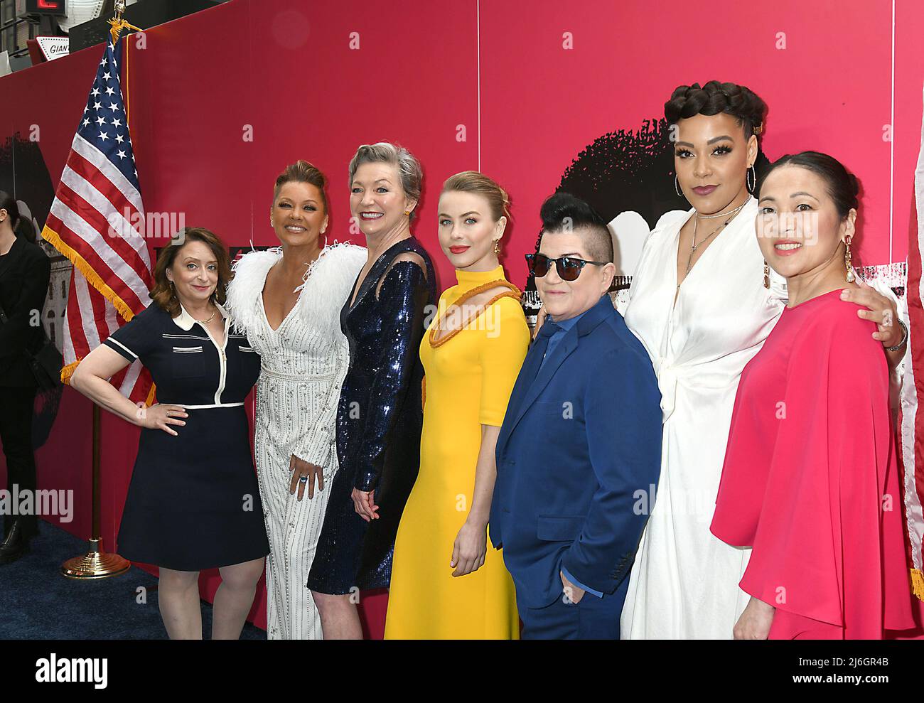 The Cast, Rachel Dratch, Vanessa Williams, Julie White, Julianne Hough ...
