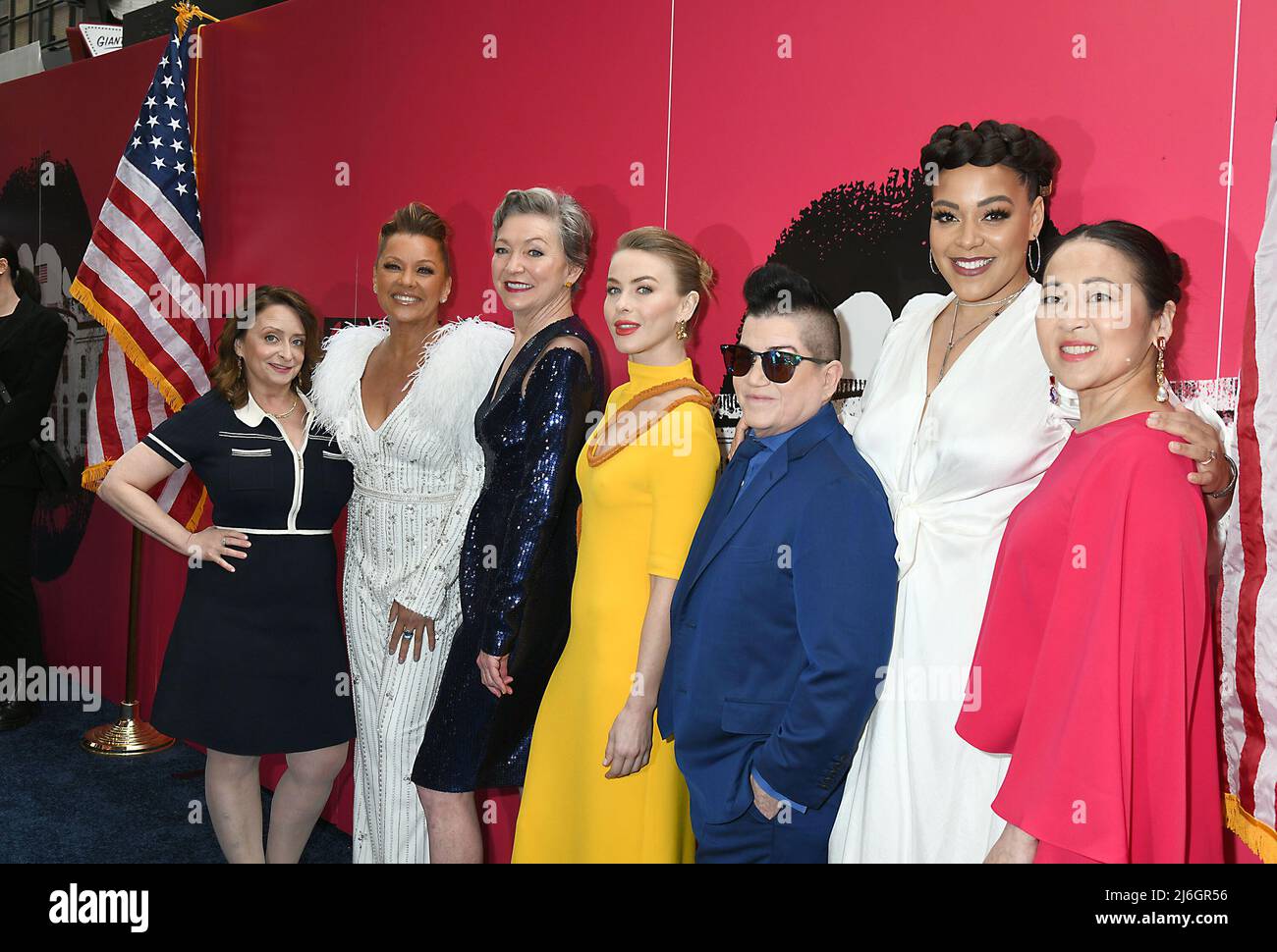 The Cast, Rachel Dratch, Vanessa Williams, Julie White, Julianne Hough ...