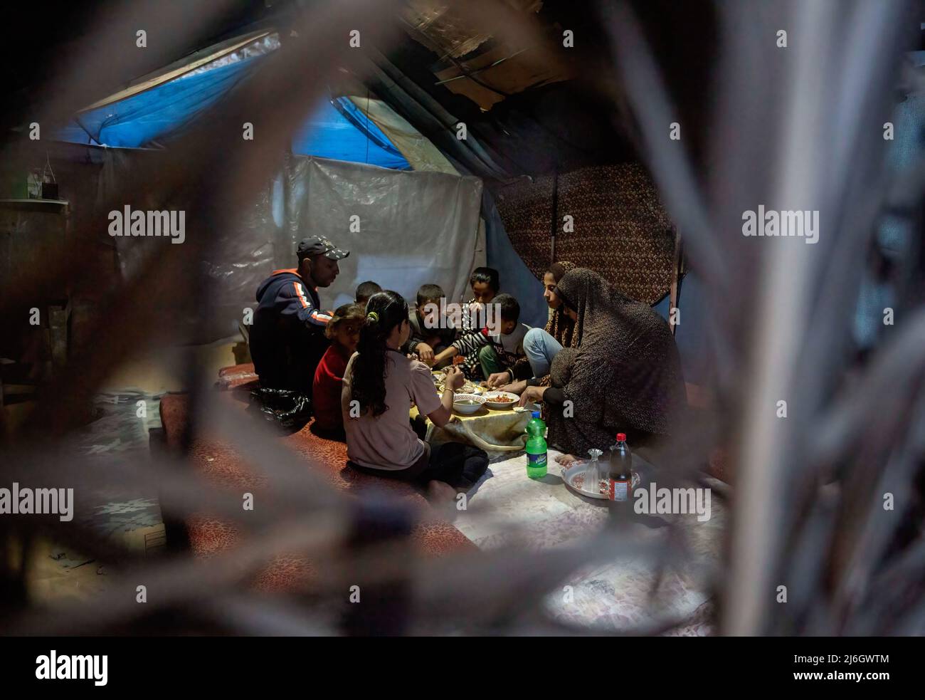 Muslim family ramadan breakfast hi-res stock photography and images - Alamy