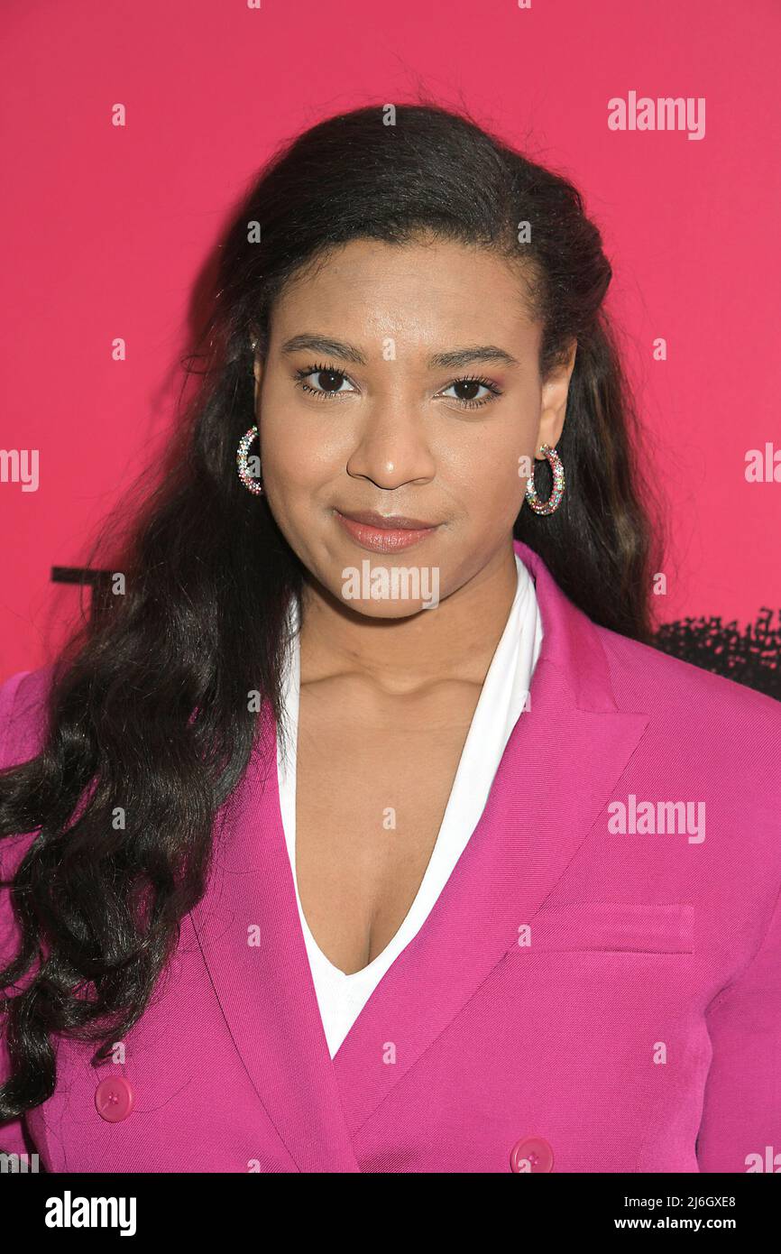 Shereen Pimentel poses for photographers before the "POTUS" Broadway ...