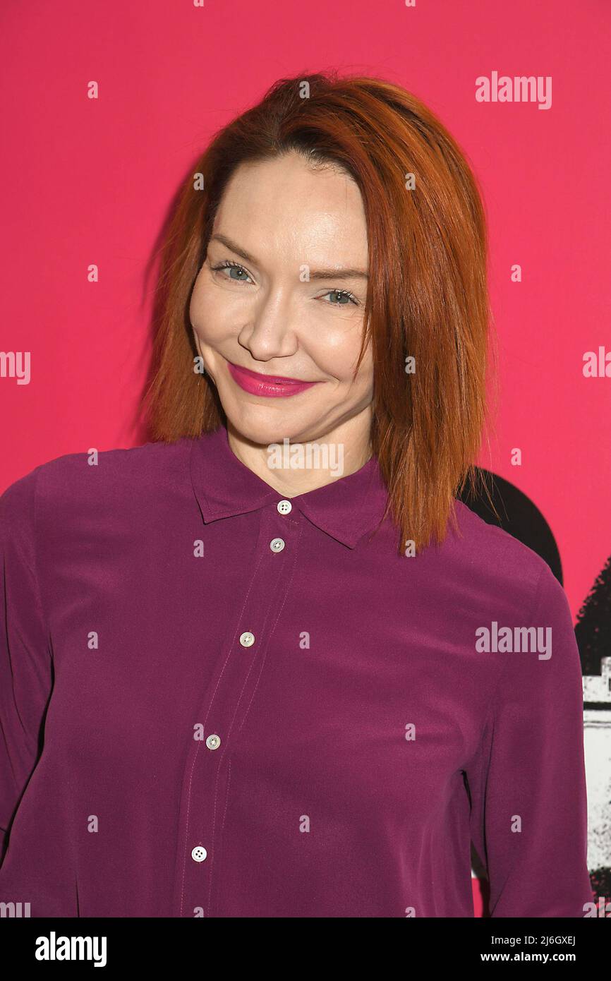 Katrina Lenk poses for photographers before the "POTUS" Broadway ...