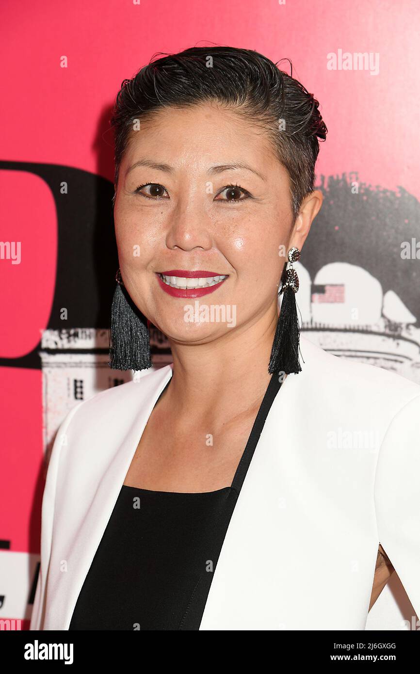 Linda Cho poses for photographers before the "POTUS" Broadway Opening ...