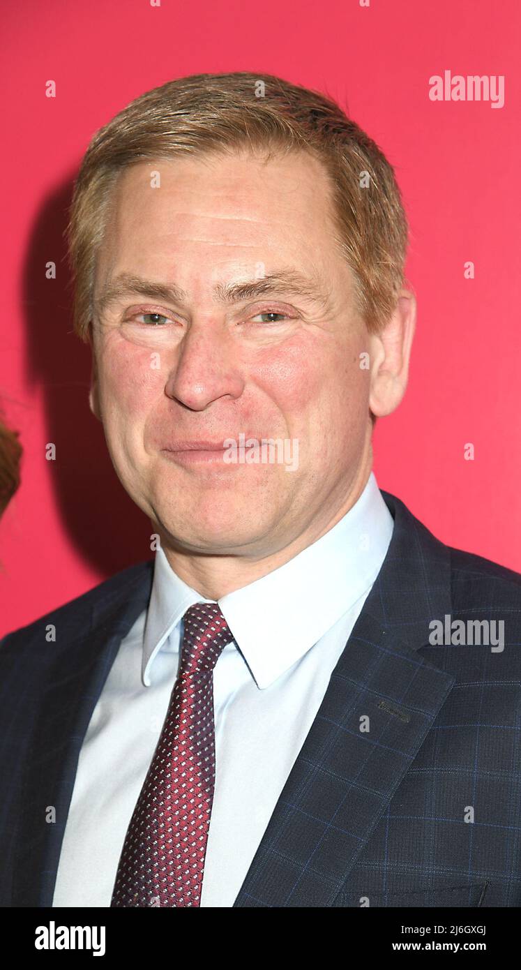 Pat Kiernan poses for photographers before the "POTUS" Broadway Opening ...