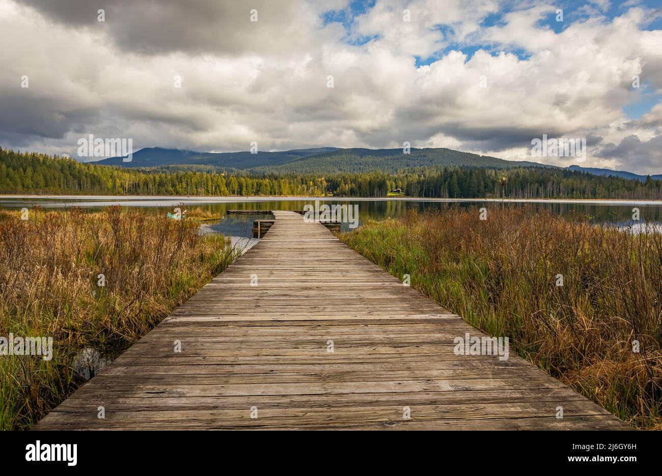 Idyll idyllic peaceful british countryside hi-res stock photography and ...