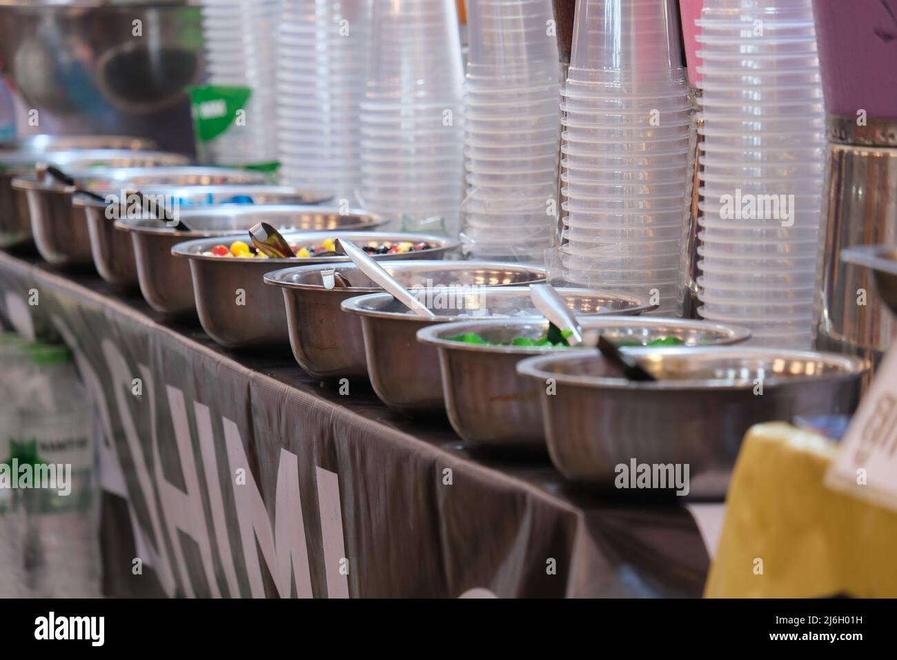 Pots of food hi-res stock photography and images - Alamy
