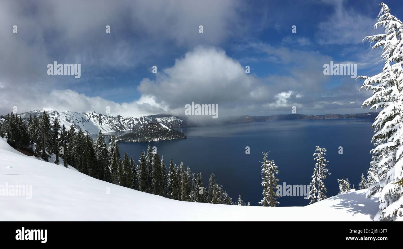 Snow volcanic crater hi-res stock photography and images - Alamy