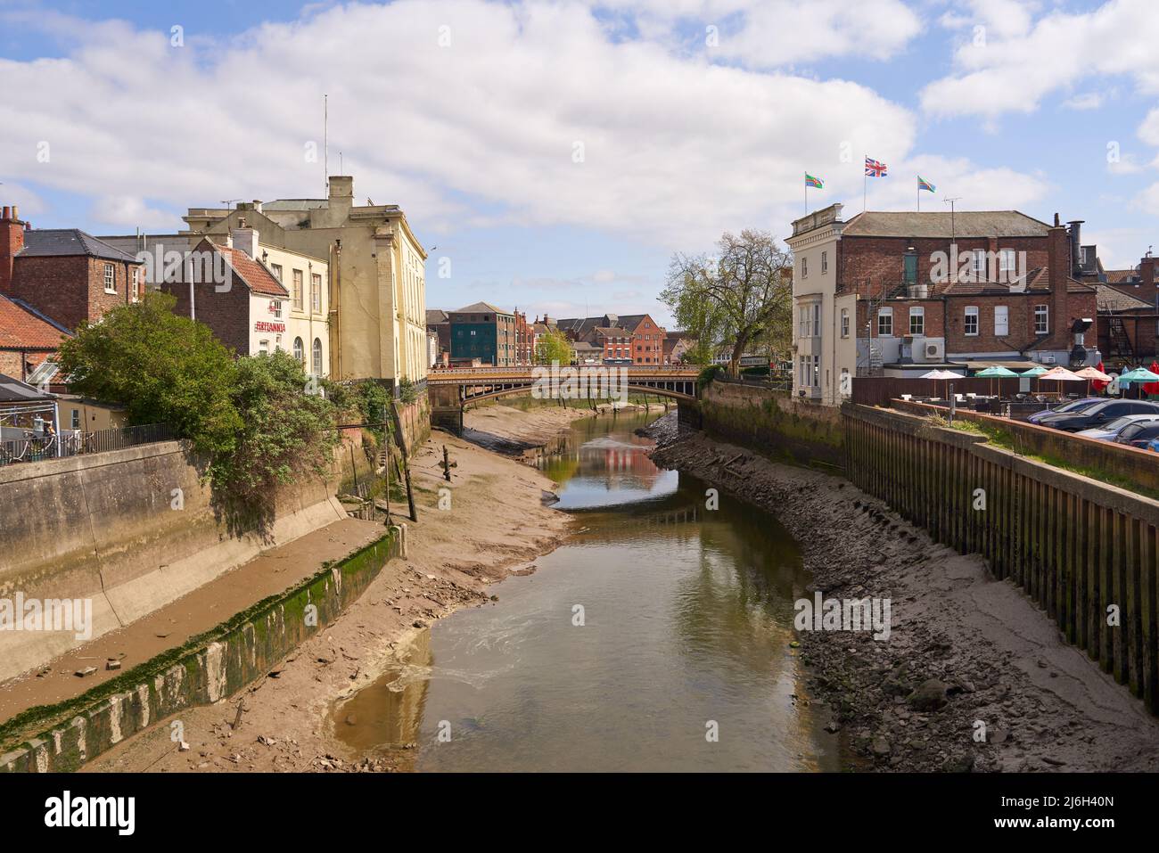 Road bridge spanning the River Witham at low tide in Boston ...