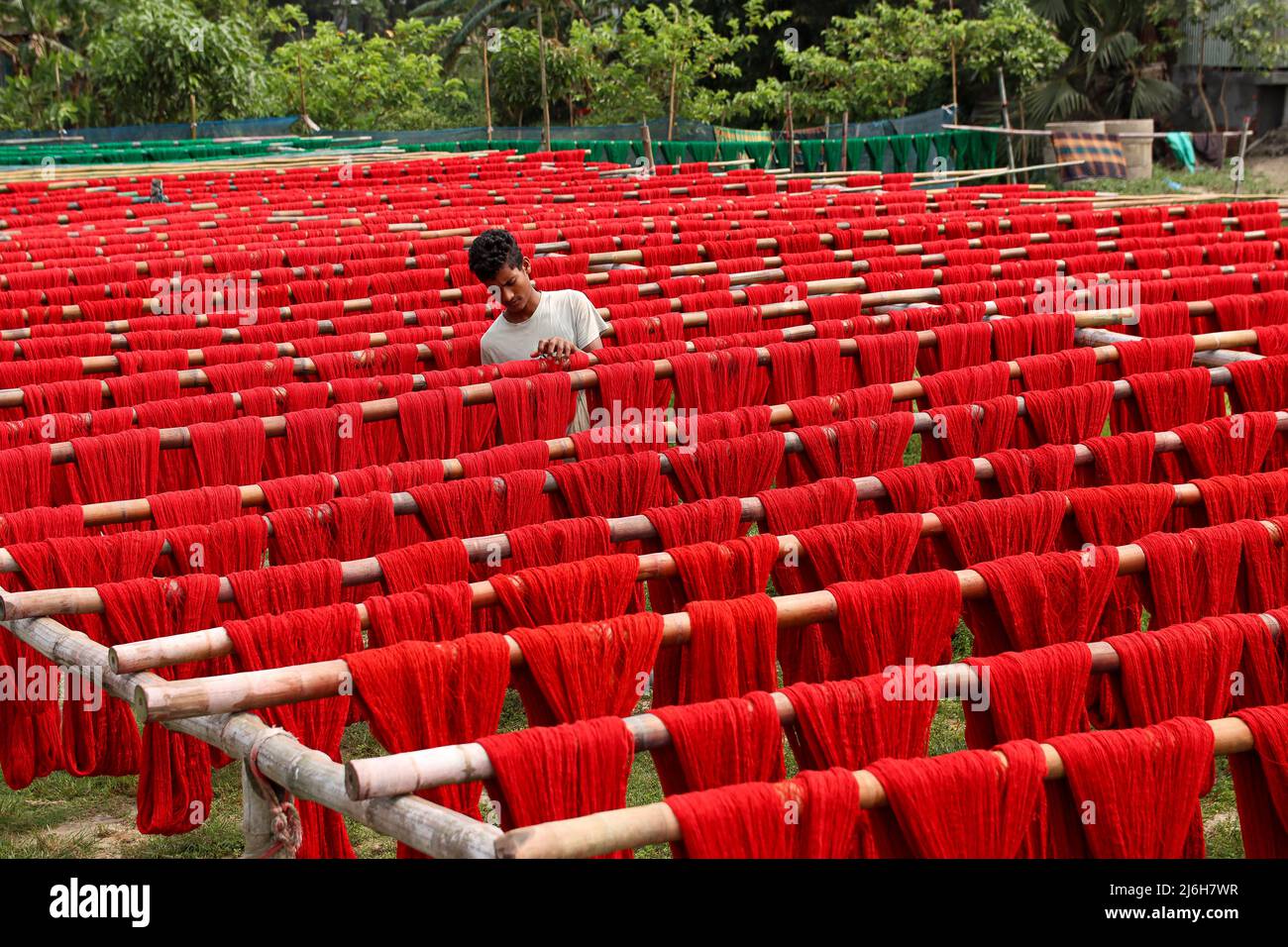 Man drying cloth hi-res stock photography and images - Alamy