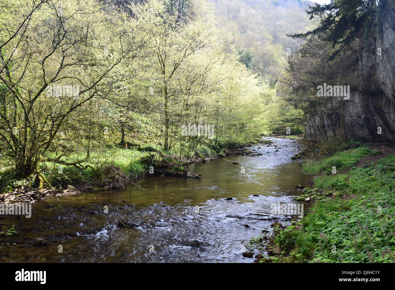 A great walk in the depths of Chee dale n the Derbyshire peak district ...