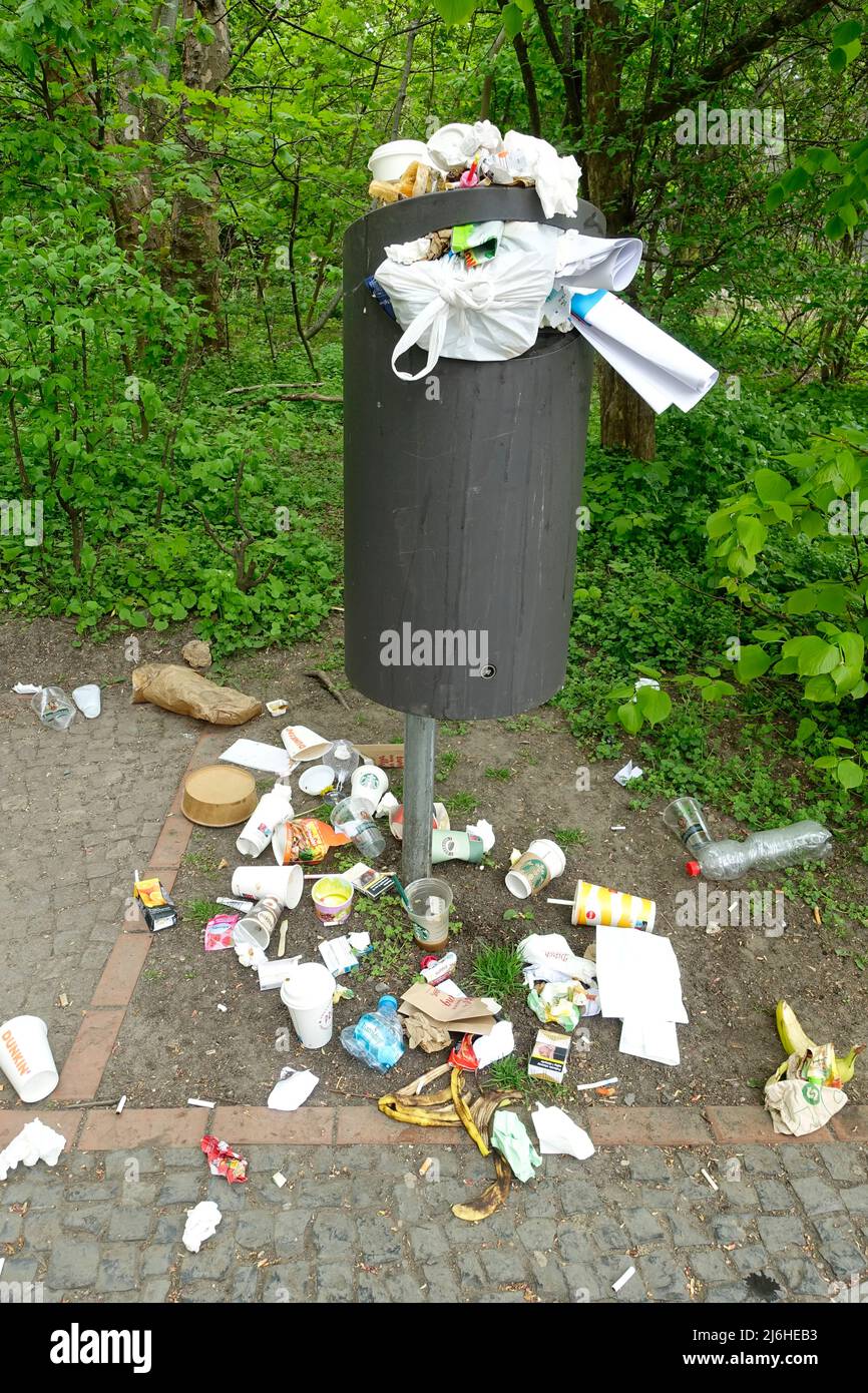 Trash, litter, waste, Berlin, Germany Stock Photo - Alamy