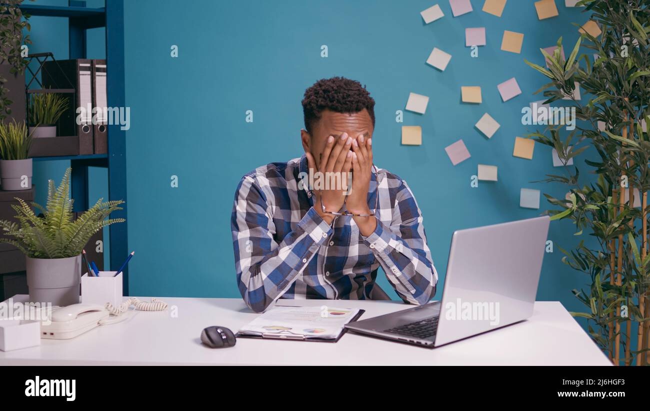 African man feeling angry using hi-res stock photography and images - Alamy