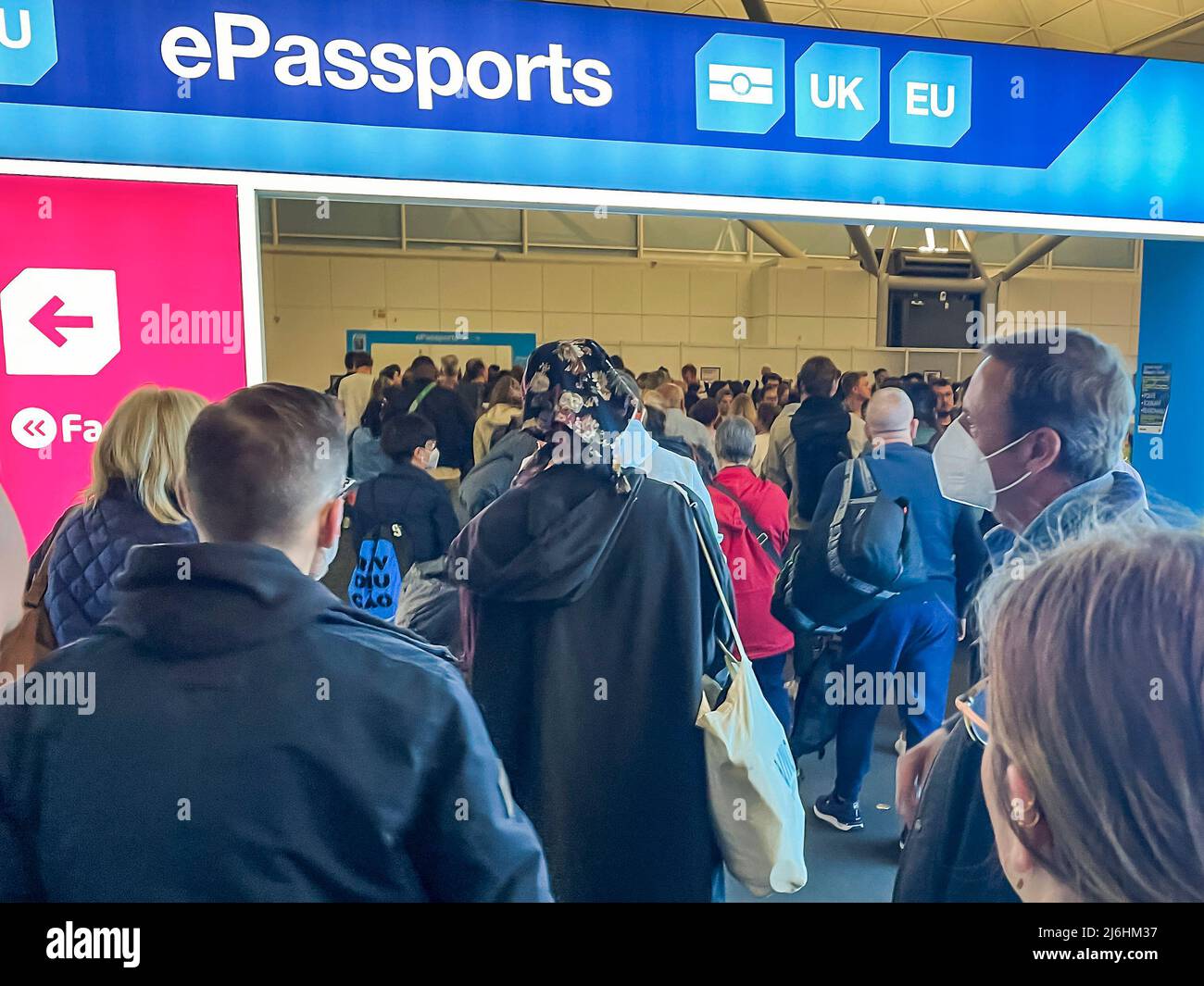 London, UK. 1 May 2022. Huge queues at Passport control in arrivals and ...