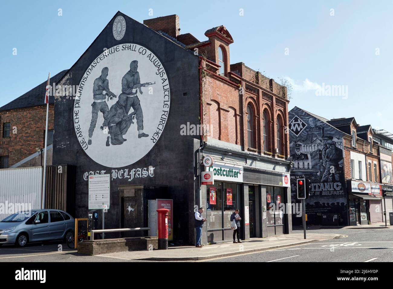Belfast unionist loyalist murals ulster uvf volunteer hi-res stock ...