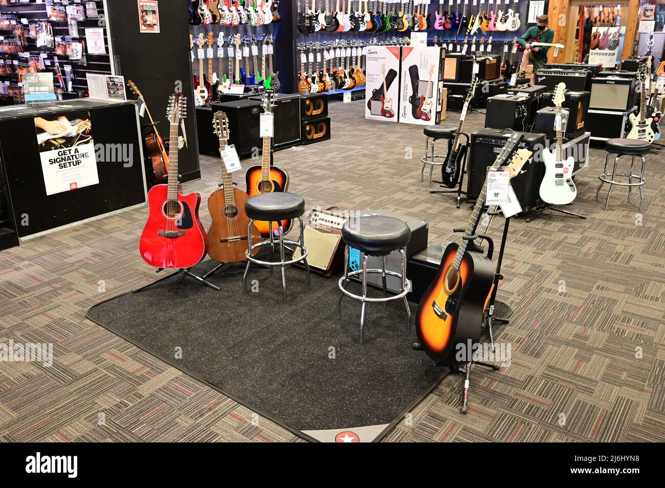A guitar shop in Las Vegas Stock Photo - Alamy
