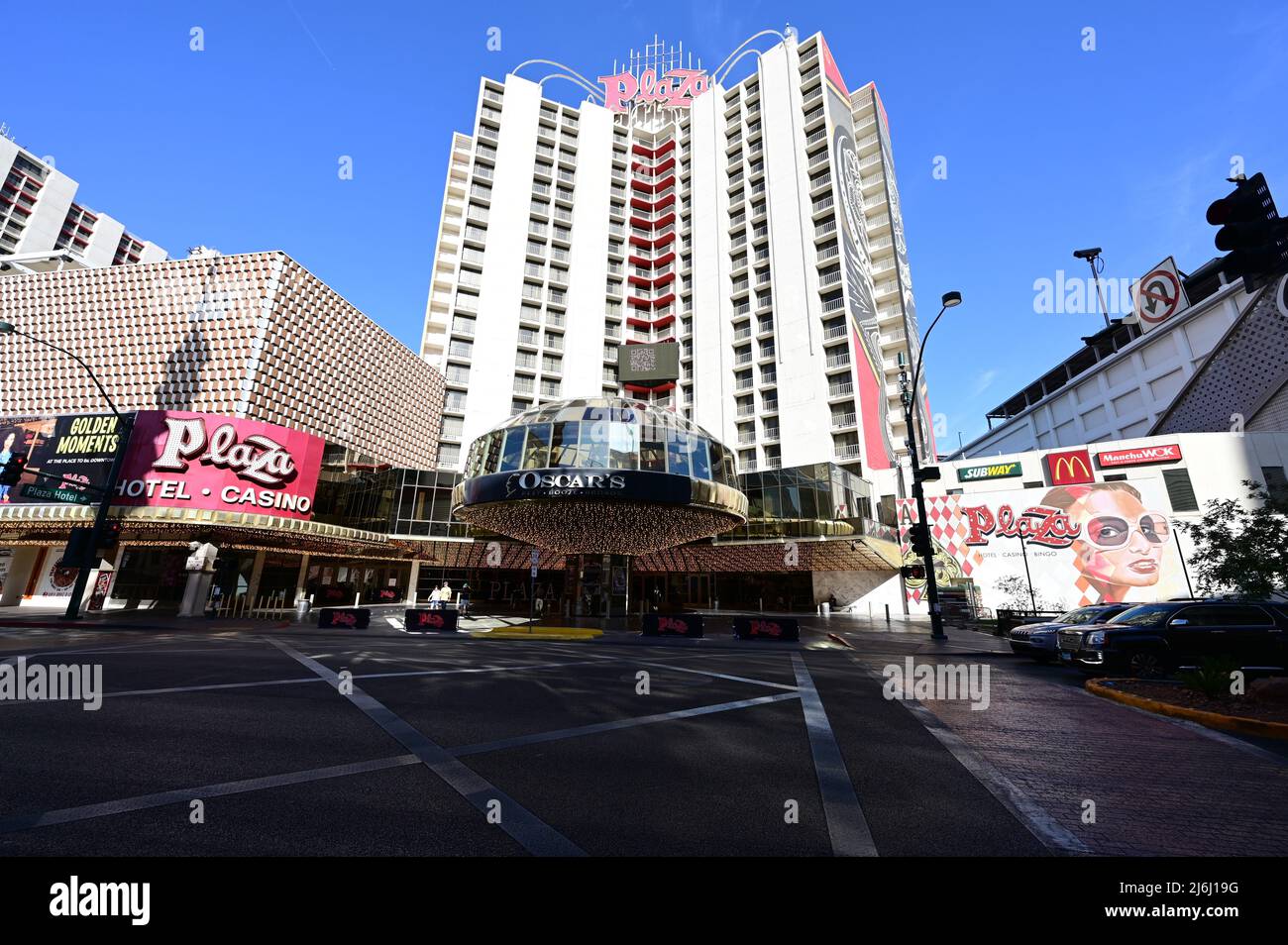 Hotel drop off point hi-res stock photography and images - Alamy