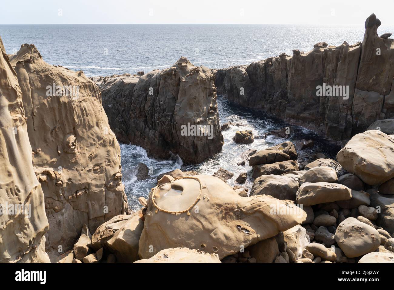 Udo Shrine 鵜戸神宮 (Udo-jingu), Nichinan, Miyazaki, Japan. A cliffside ...