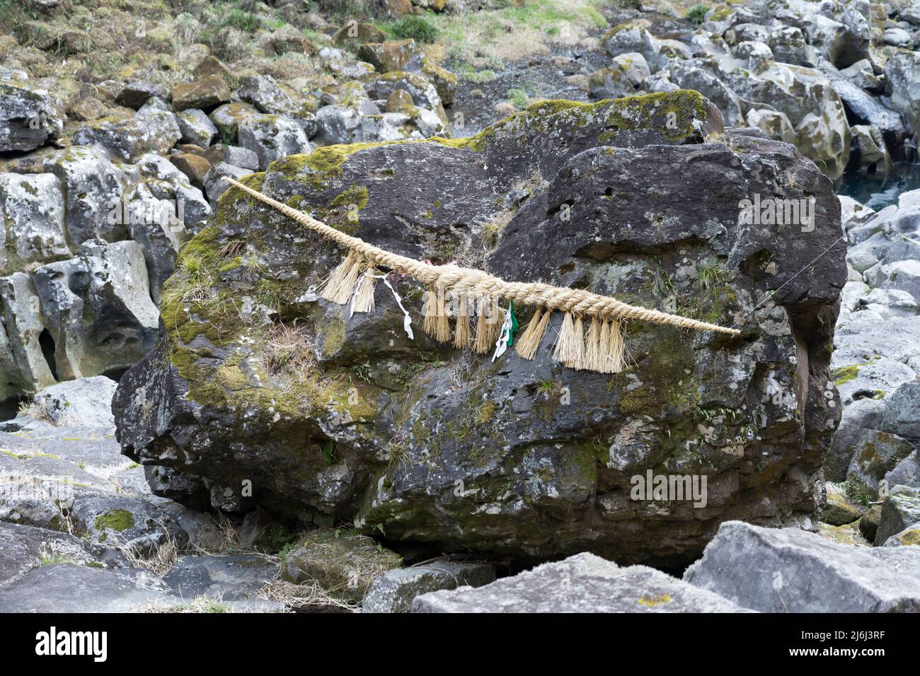 Kihachi-no-chikarashi Rock a 200 Ton stone thrown by a demon Kihachi ...