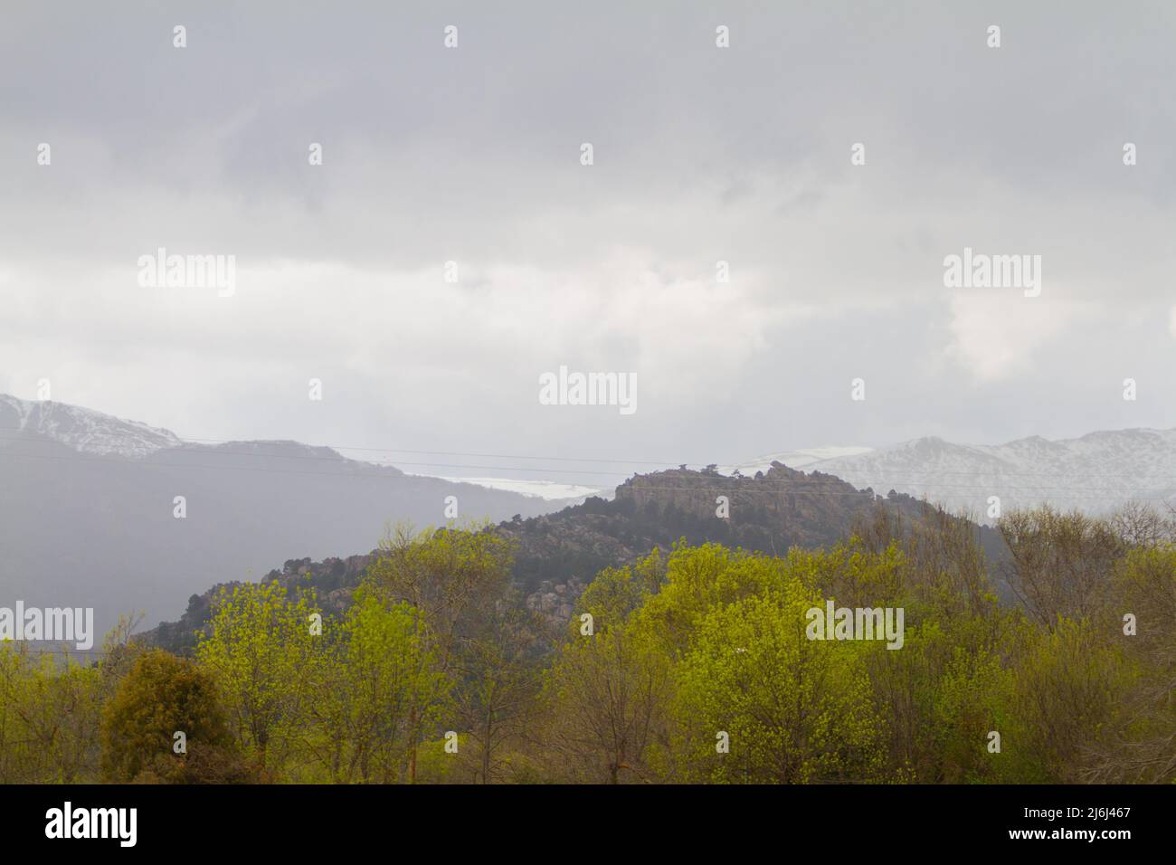 Long shot mountain hi-res stock photography and images - Alamy